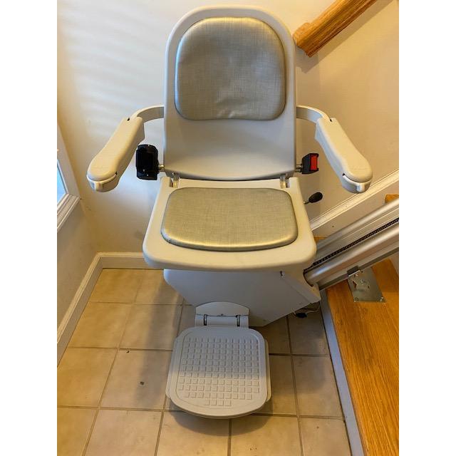 Acorn/Brooks Stair Lift with Free Standard Installation & Warranty - L